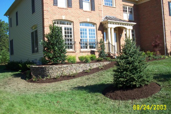 STACKED STONE WALL AND LANDSCAPING | Ciminelli's Landscape Services, Inc.